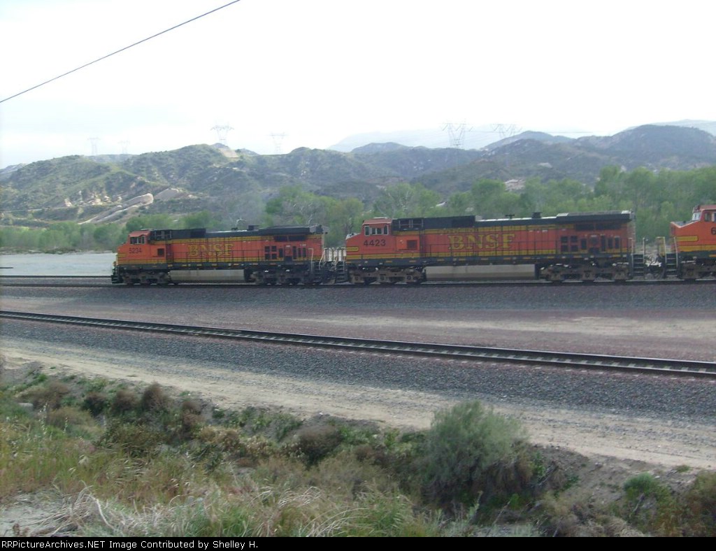 BNSF 5234